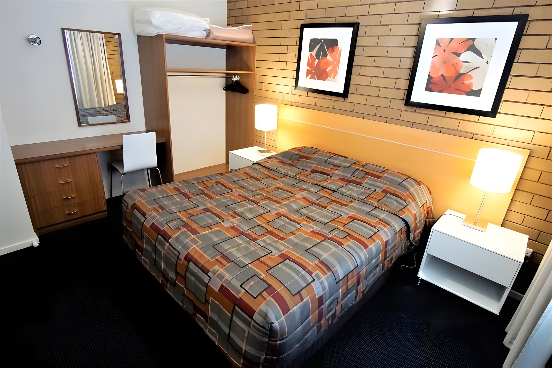 Parkview Motor Inn:Home